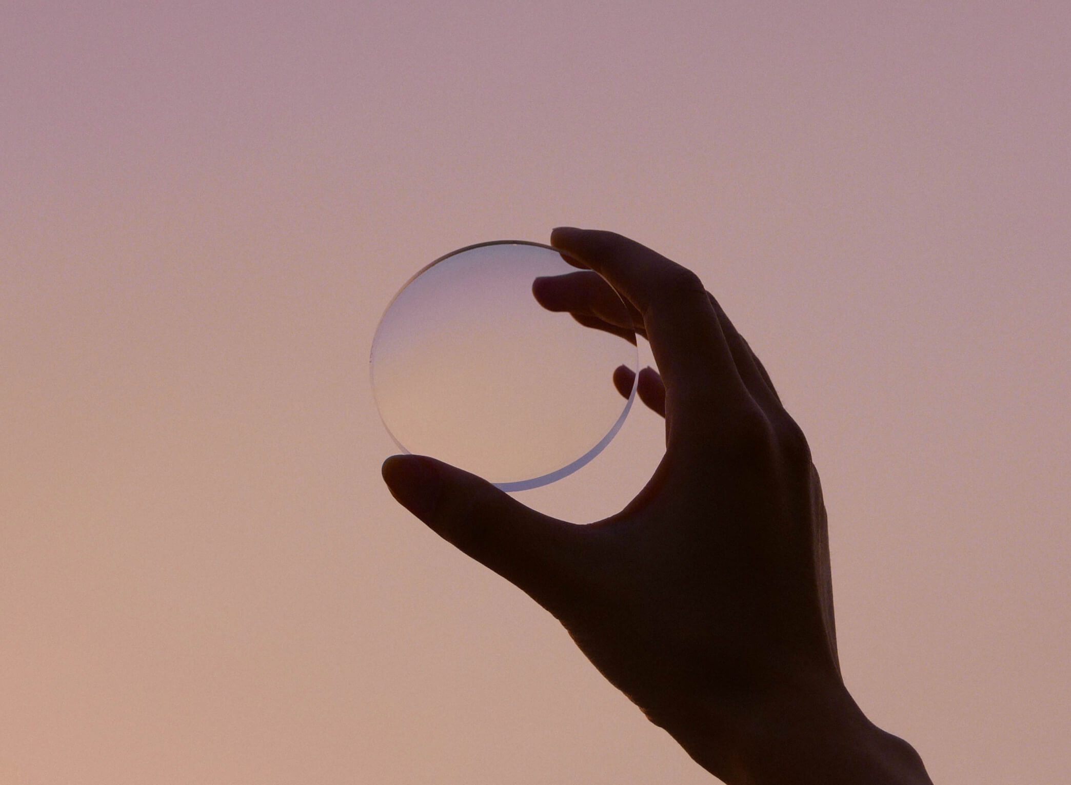 P.Y.E CLIPONS — ИЗ ОПТИКИ В СОЛНЦЕ И ОБРАТНО — current