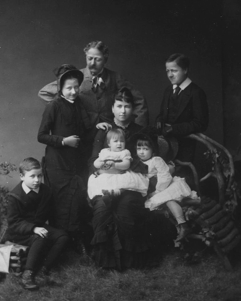 Readymag Stories: Eileen Gray