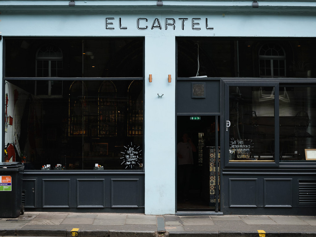 Black Box Signs | Van and Car Wrapping | Neon & Illuminated Signage ...