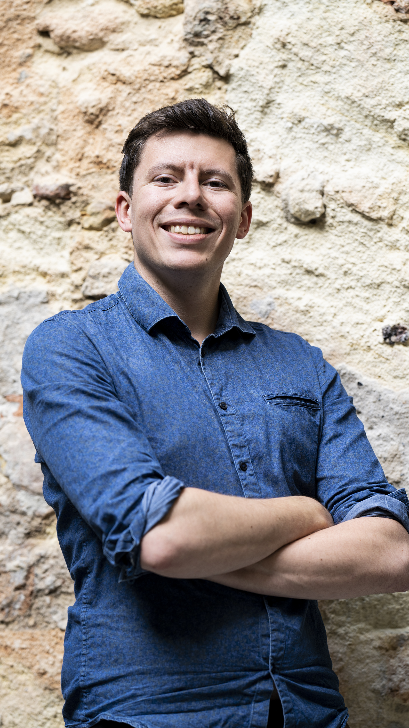 Luchrome - Low-power display manufacturer